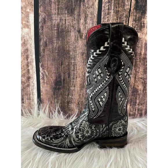 Ferrini | Shoes | New Ferrini Cleopatra Square Boot In Black And Silver ...